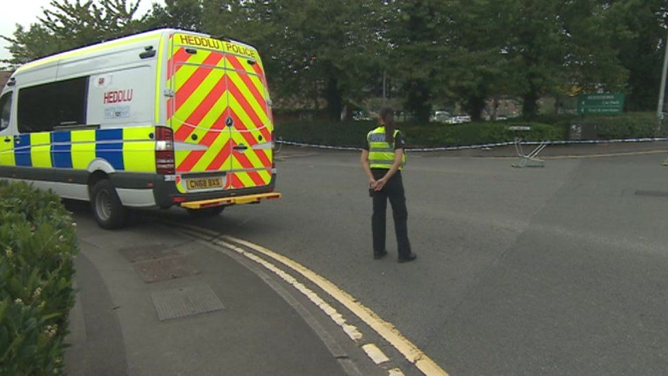 Man arrested after incident outside Cardiff supermarket - BBC News