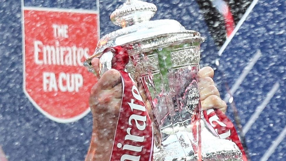 FA Cup giant-killers get Roy of the Rovers tribute - BBC News