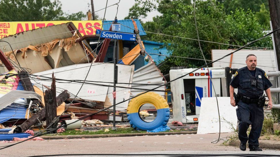 Seven dead after powerful storms slam Houston, Texas - BBC News