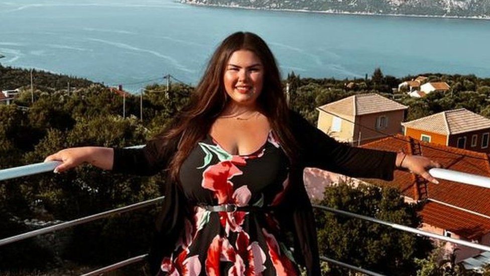 Cancer survivor in smear test plea to women - BBC News