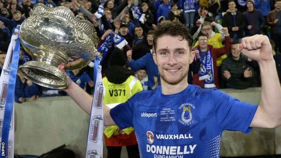 Dungannon Swifts midfielder Ryan Mayse on transfer list - BBC Sport