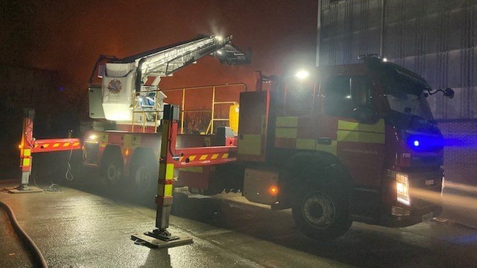Birtley waste plant fire: Man arrested on suspicion of arson - BBC News