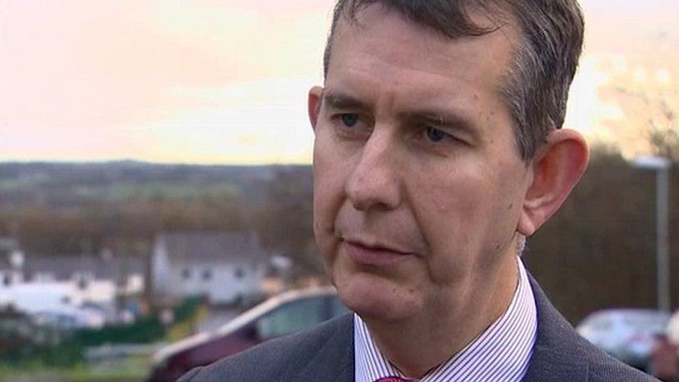 NI newspaper review: Bank closures and death threats - BBC News