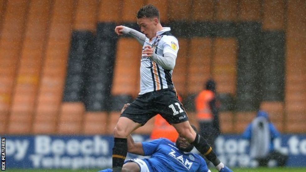 Luke Hannant: Cambridge United sign midfielder on deal until 2021 - BBC ...