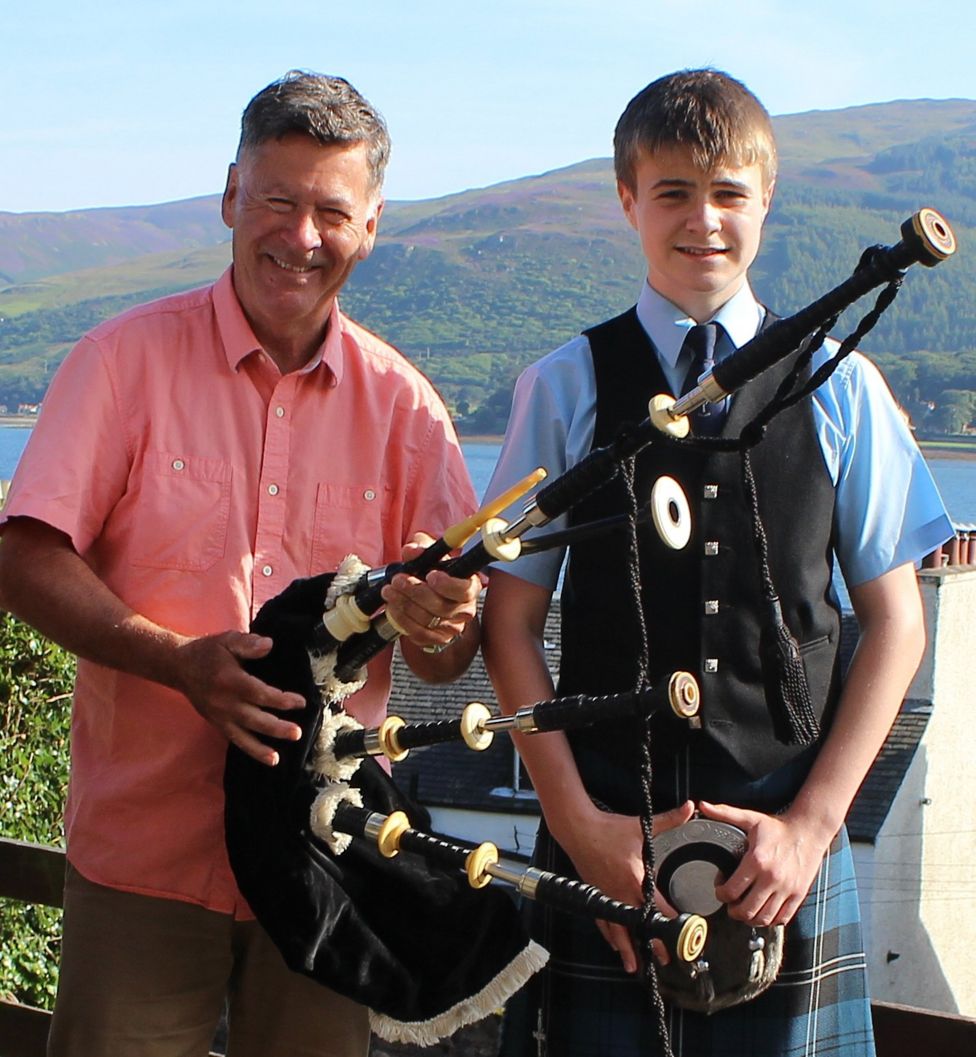 Historic bagpipes returned to homeland - BBC News