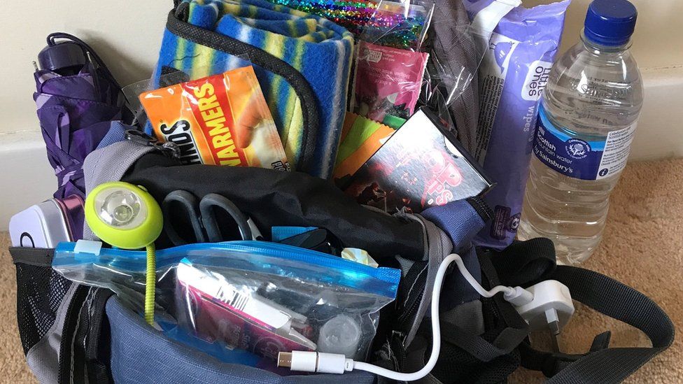 York gets emergency 'grab bags' in case of terrorist attack - BBC News