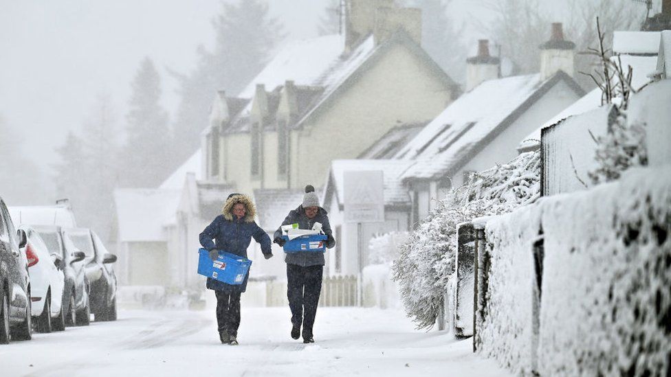 'Arctic blast' to bring Scotland snow and ice - BBC News