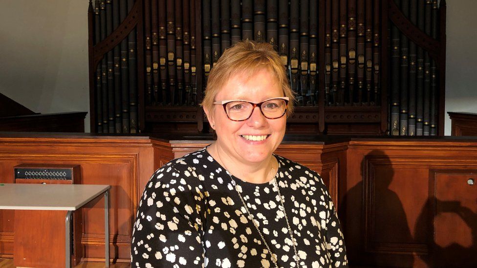 Adfer organ Soar Merthyr 'i'w holl ogoniant' - BBC Cymru Fyw