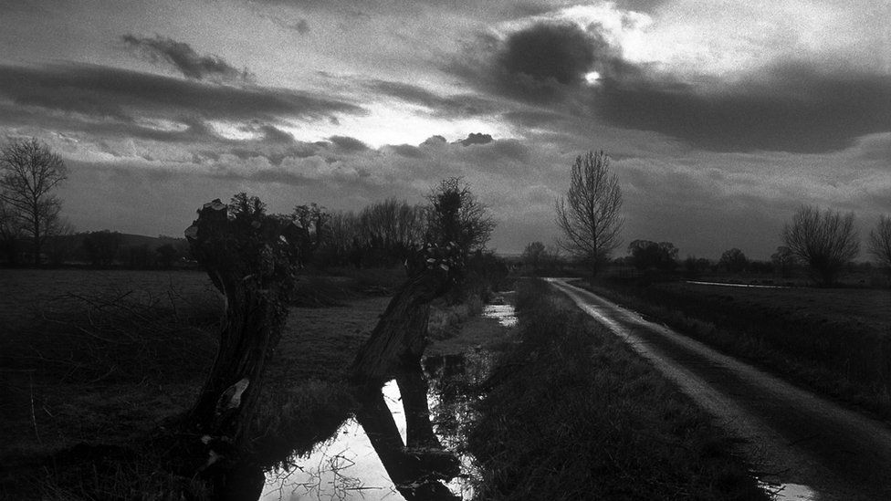 Don McCullin photographs on show at Bruton art gallery - BBC News