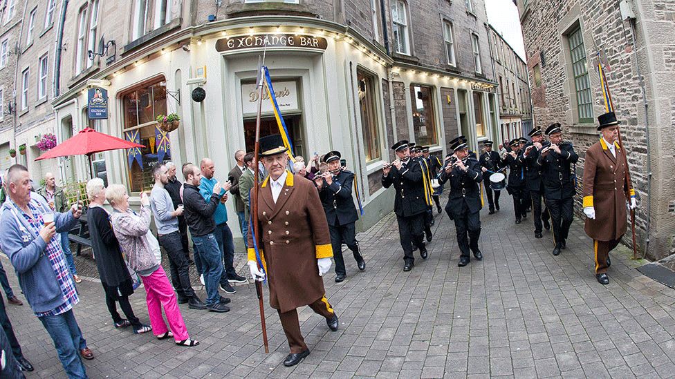 In pictures: Hawick Common Riding - BBC News