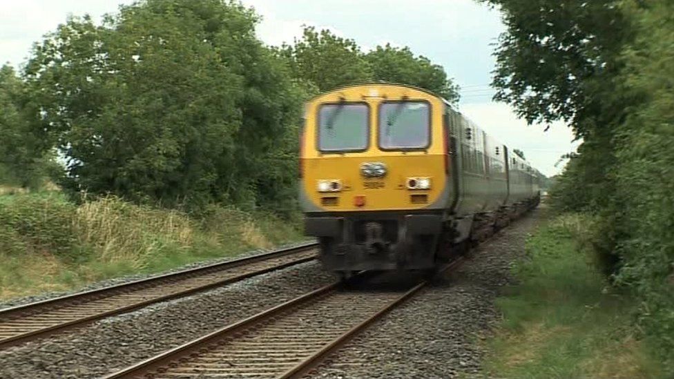 Irish Rail: Friday's planned strike called off - BBC News