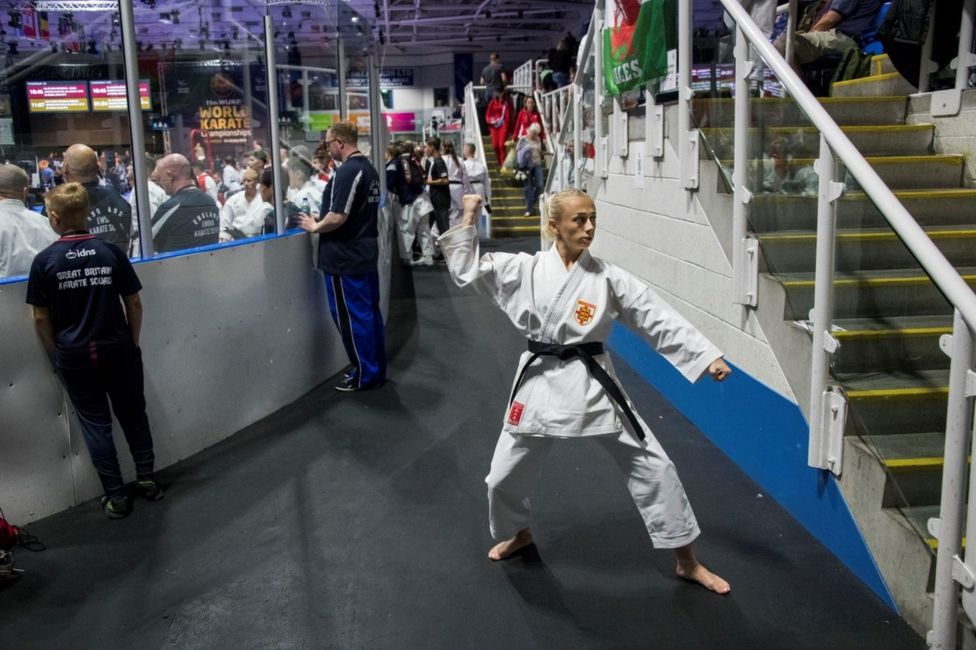 In pictures: International karate tournament back in Dundee - BBC News