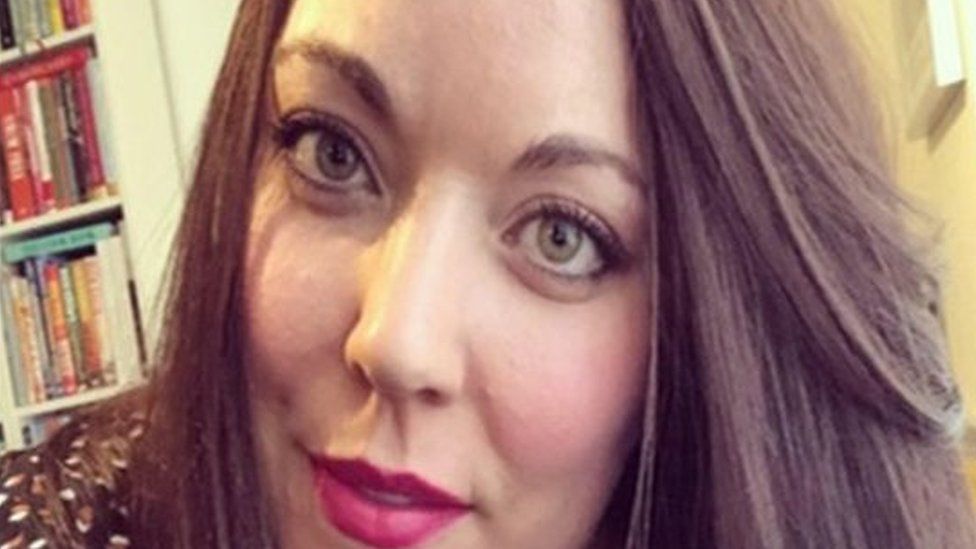 Amy Parsons murder: Roderick Deakin-White jailed for 17 years - BBC News