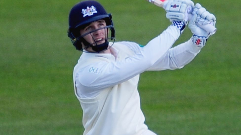 Gareth Roderick: Gloucestershire wicketkeeper signs new two-year deal ...
