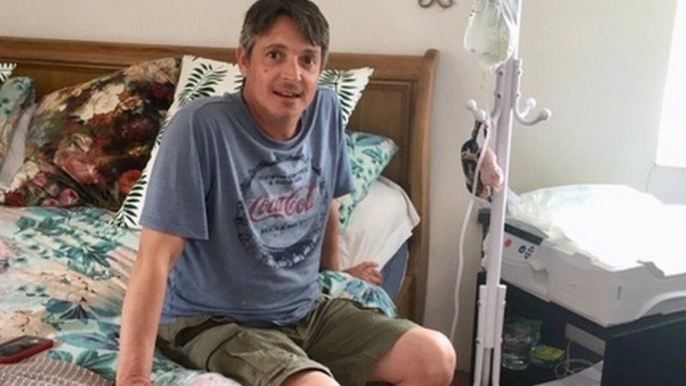 Aros am aren: Iwan John a dialysis - BBC Cymru Fyw