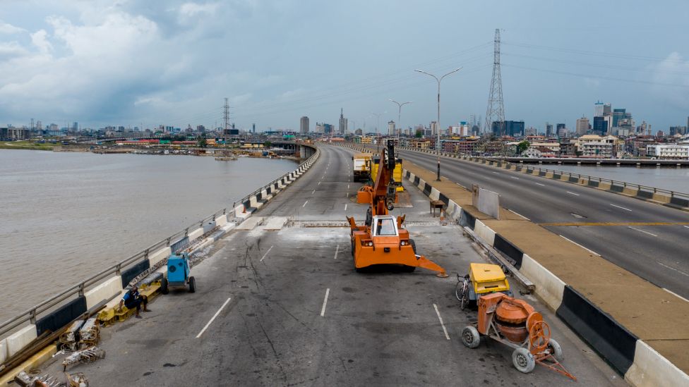 Lagos Third Mainland Bridge: Six months of traffic woe in Nigeria - BBC ...
