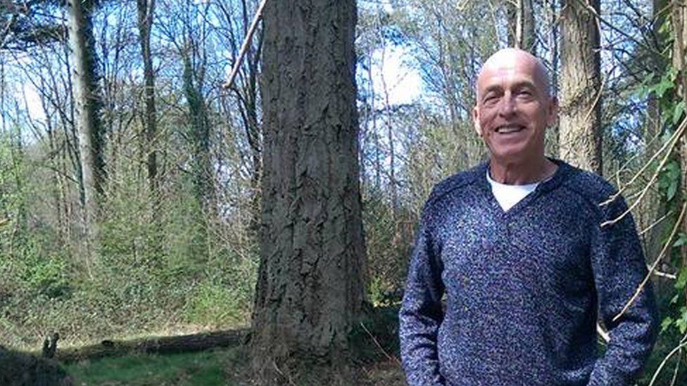 Southampton flat death: John Perry's family pays tribute - BBC News