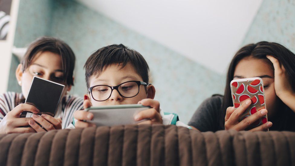 A village in India switches off the internet for a daily digital detox ...