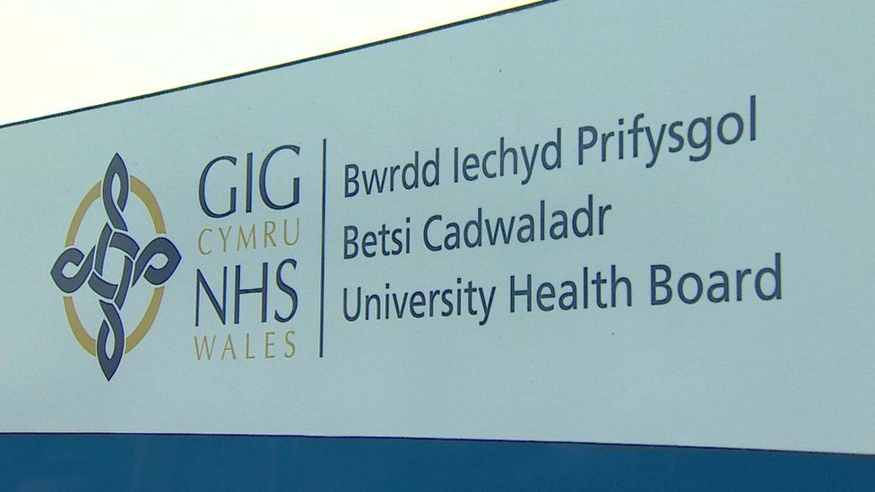 Helynt Betsi Cadwaladr yn 'drychinebus ac yn warthus' - BBC Cymru Fyw