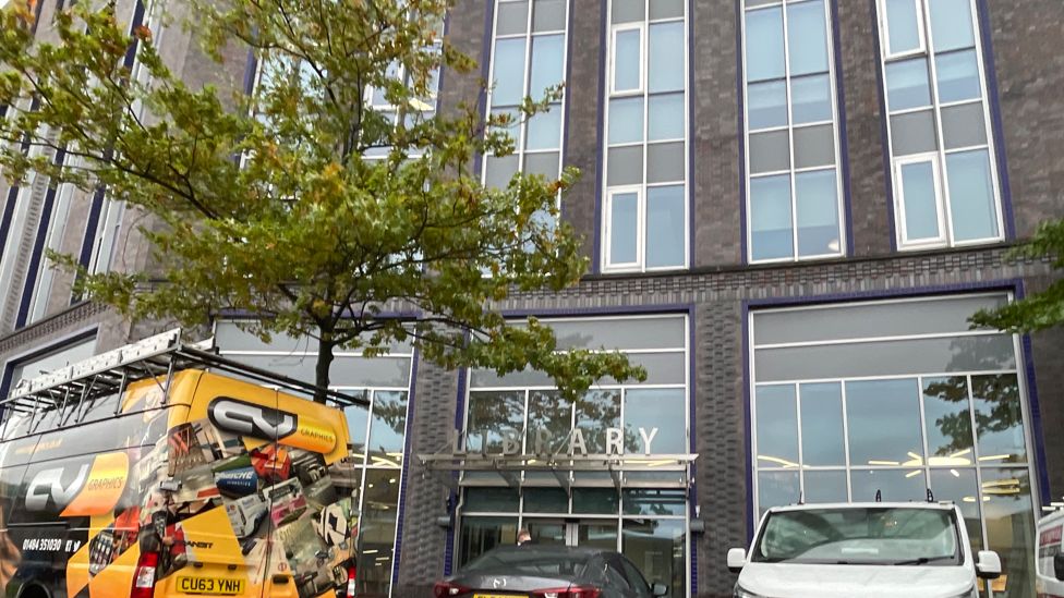 Stoke-on-Trent library reopens after £1.5m move - BBC News