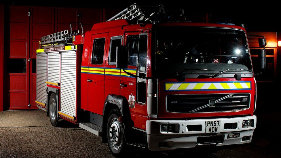 Group 'pelt' fire engine with bricks in Oldham - BBC News