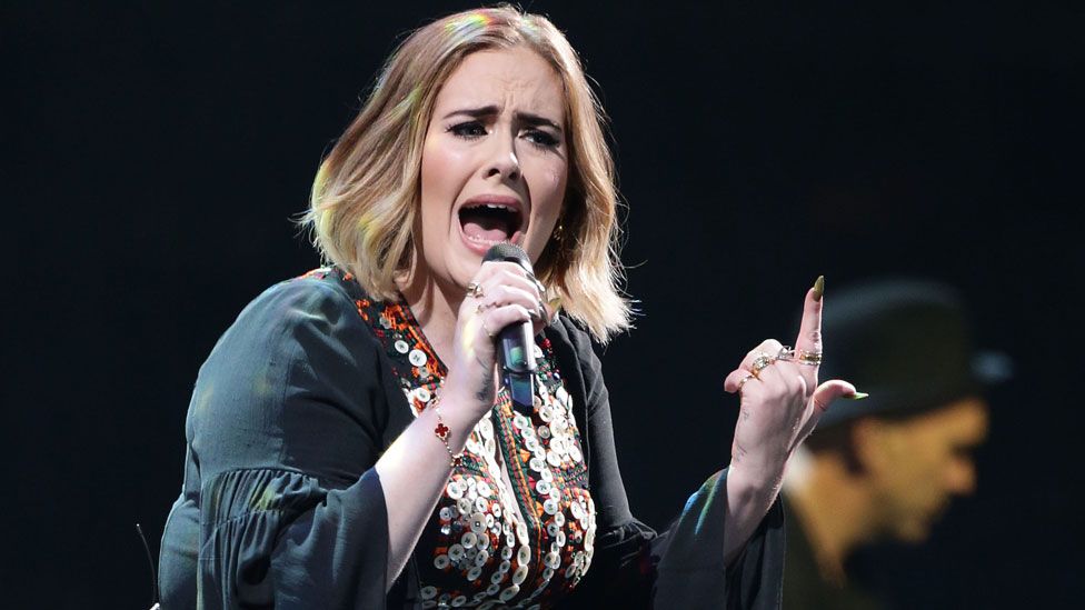 Adele: 6 golden moments from her tour - BBC News