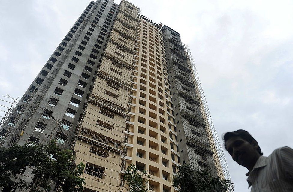 India 'corruption' building to be razed - BBC News