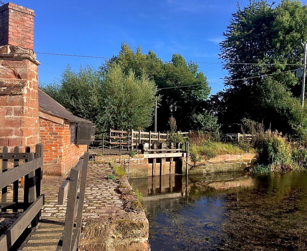 England's Big Picture: 26 September - 2 October 2022 - BBC News