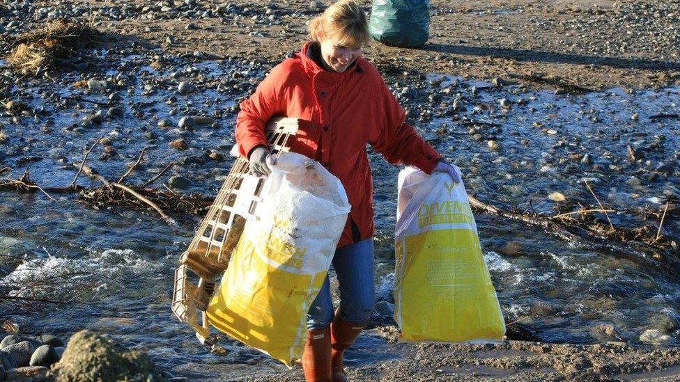 Isle of Man beach clean rubbish record 'smashed' - BBC News