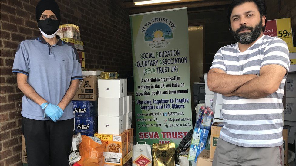 Coronavirus: Help 'slow' to get to international students - BBC News