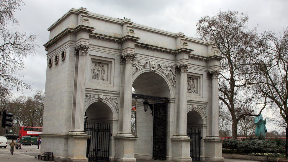 Call to relocate Holyhead's 'twin' of London's Marble Arch - BBC News