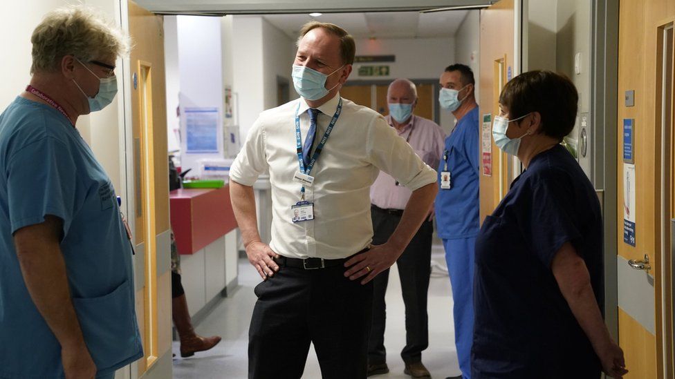 Covid: NHS chief thanks NHS on anniversary of first cases - BBC News