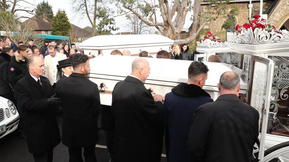 Funeral of My Big Fat Gypsy Wedding twins Billy and Joe Smith - BBC News