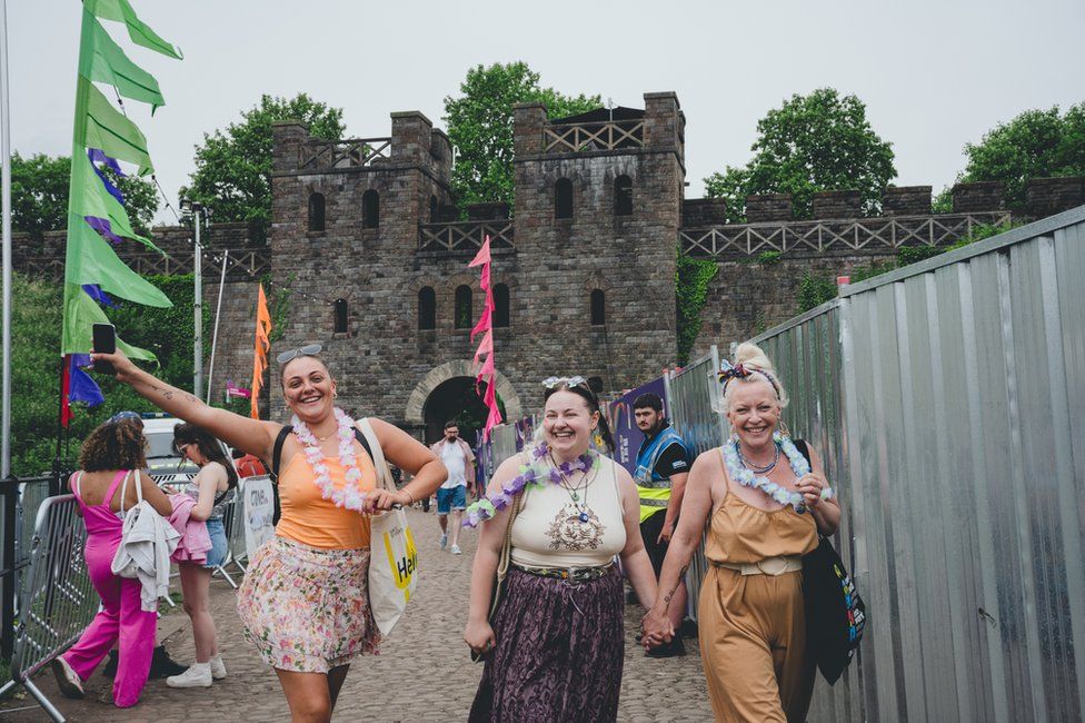 Lluniau Pride Cymru 2023 - BBC Cymru Fyw