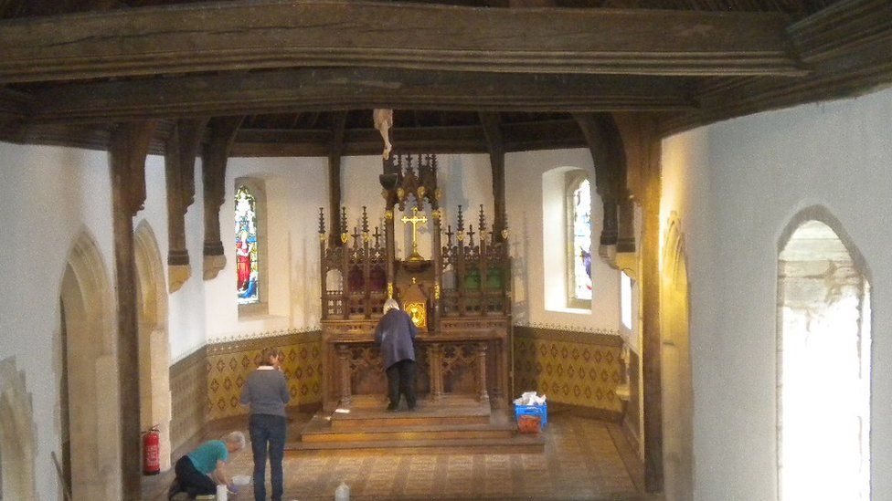 Rotherwas Chapel opens for first public mass - BBC News