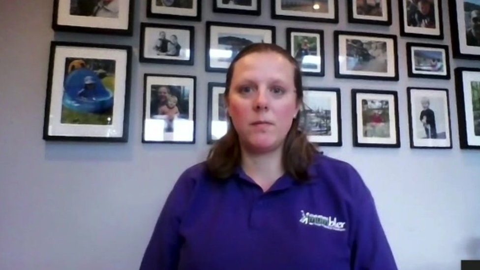 Covid: Parents prepare for home learning - BBC News