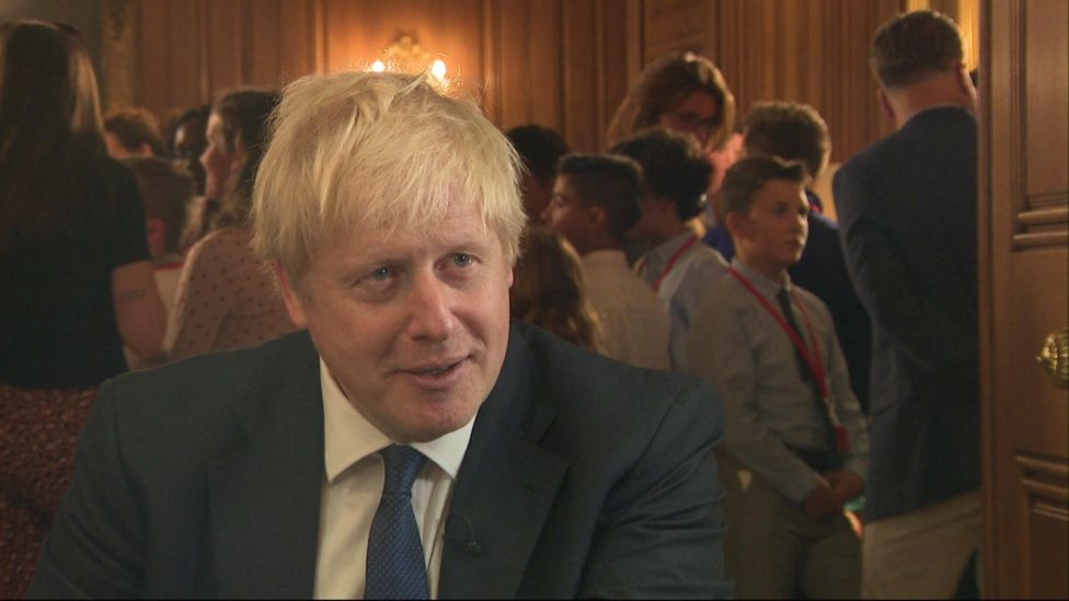 Parliament suspension: Thousands protest across the UK - BBC News