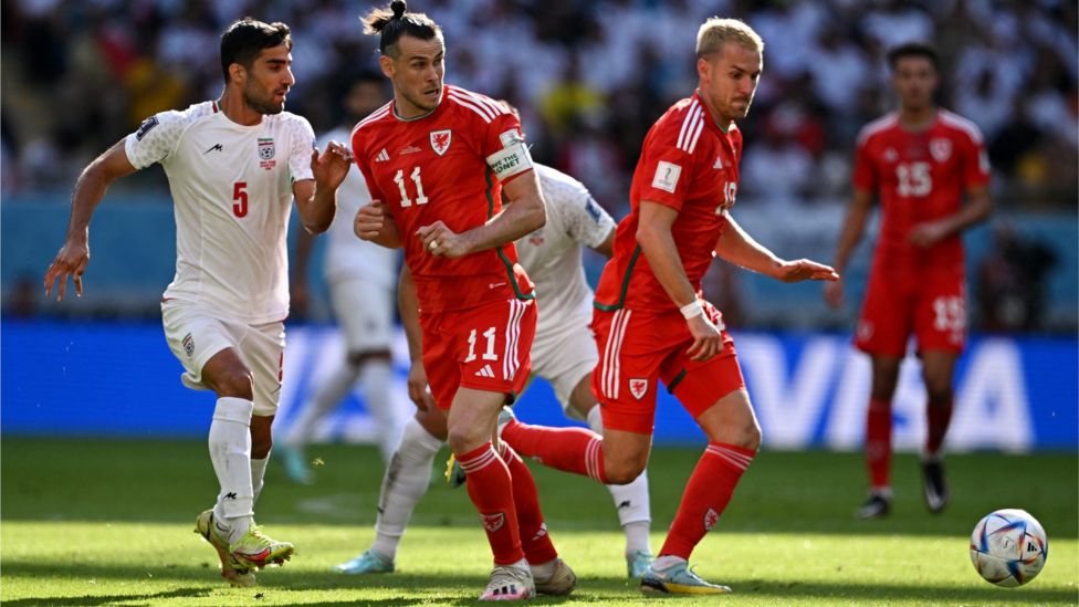 O'n i'n crynu! - Cwrdd â sêr Cymru drwy hap a damwain yn Qatar - BBC ...