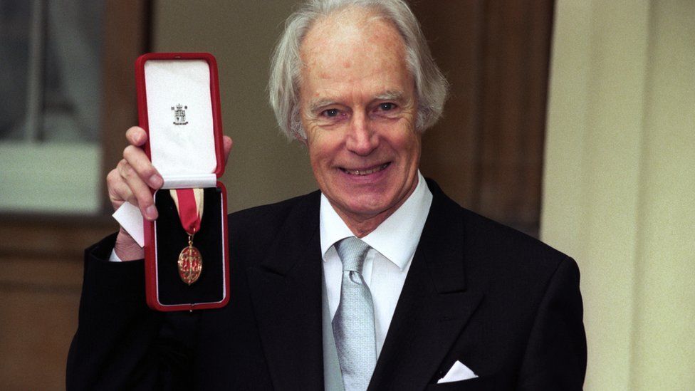 Sir George Martin 'the musical genius' - BBC News