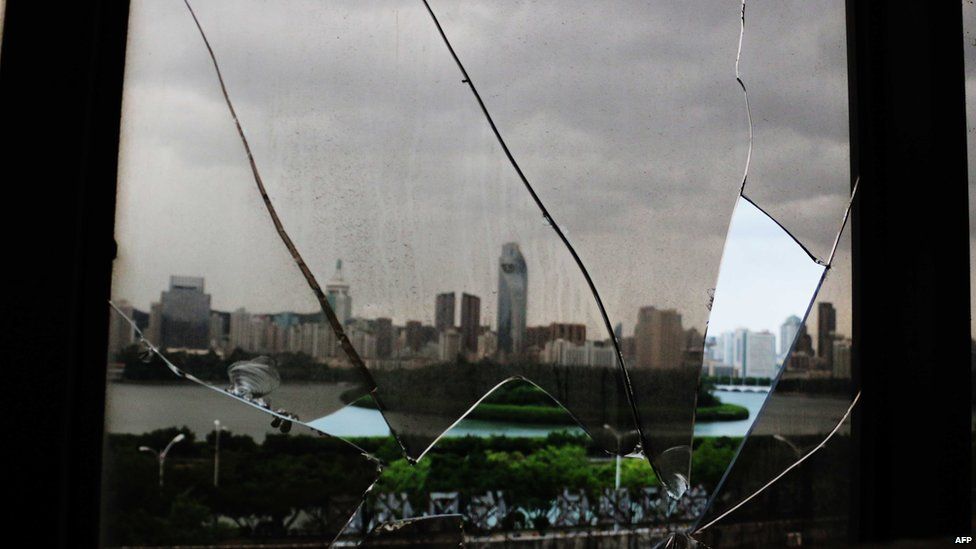 Typhoon Soudelor: Trail of damage in south-east China - BBC News