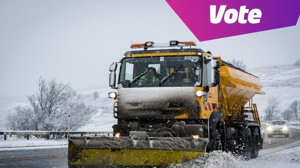 Surrey introduces fleet of new gritters for winter - BBC News