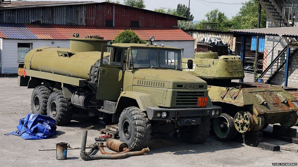 Ukraine army gets help from classic car restorers - BBC News
