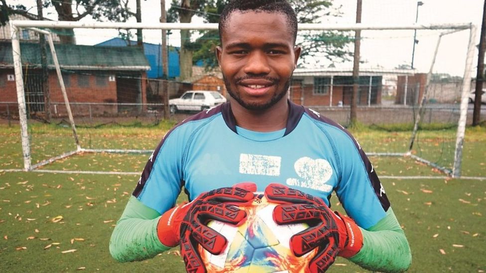 Justin Fashanu: Fans remember Norwich City star's wonder goal - BBC News