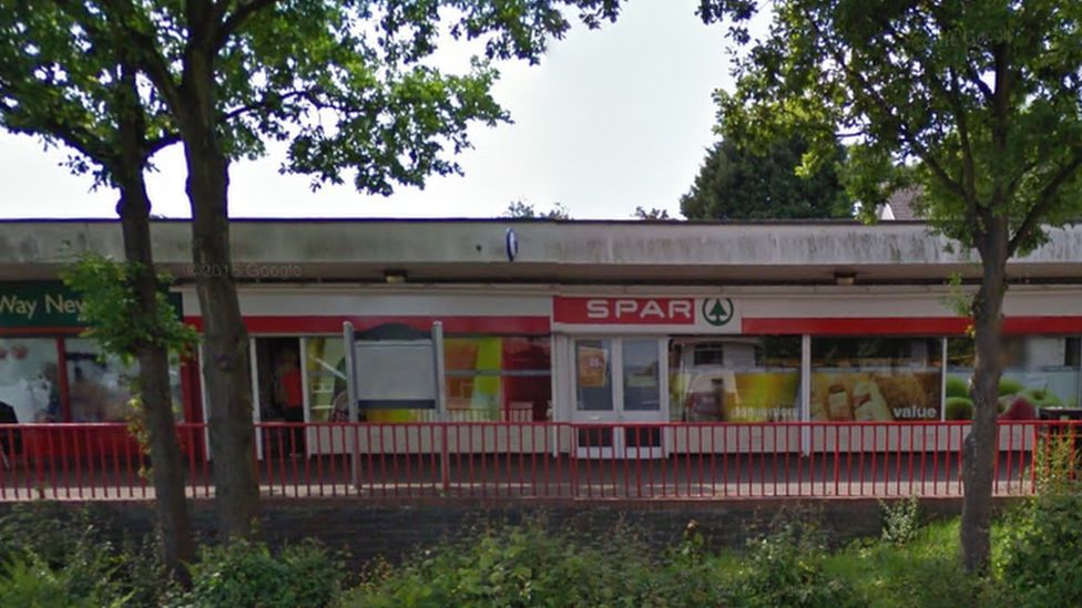 £20,000 worth of cigarettes stolen from Cwmbran Spar - BBC News