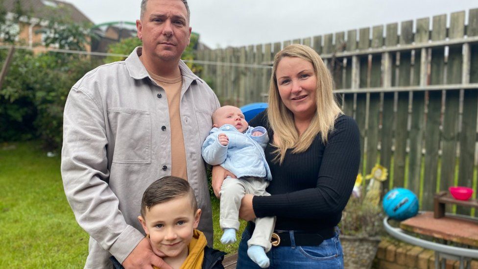 Covid in Scotland: Universal credit claimed by 474,000 Scots - BBC News