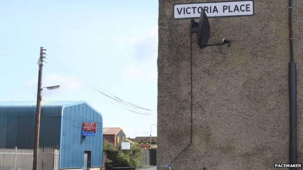 Lurgan bomb attack was 'designed to kill' police, says PSNI - BBC News