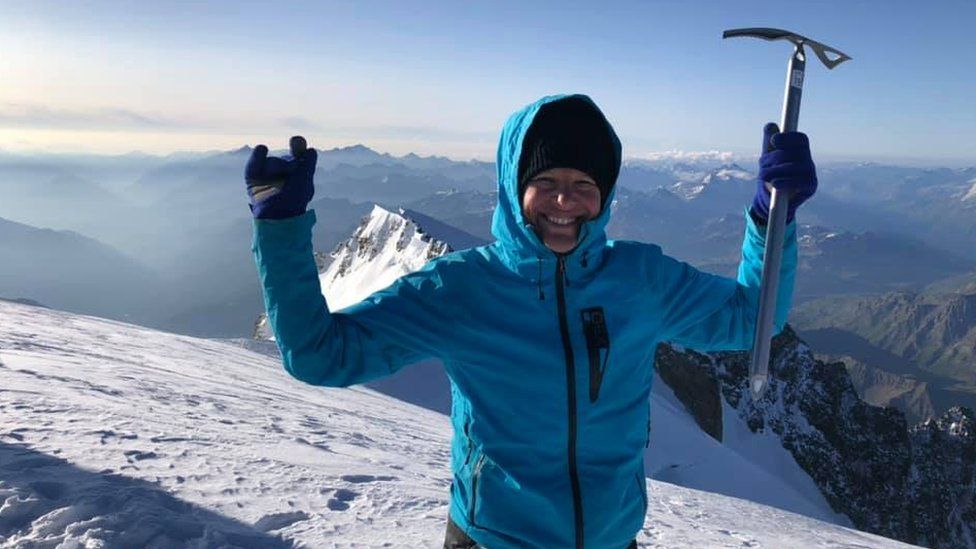 O golli hyder i wynebu heriau eithaf bywyd - BBC Cymru Fyw