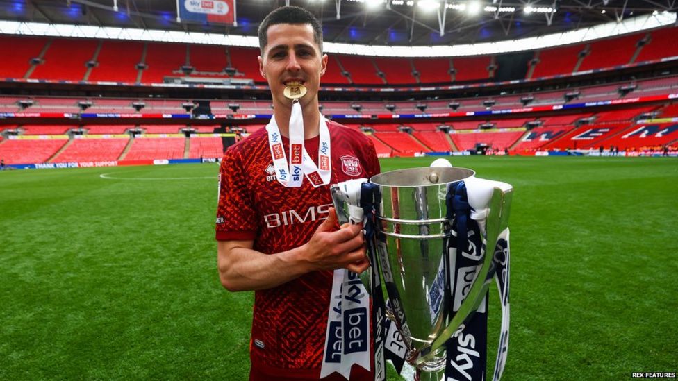 Jon Mellish: Carlisle United midfielder signs new deal until 2026 - BBC ...