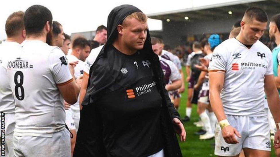 Bradley Roberts replaces Dewi Lake in Wales autumn squad - BBC Sport