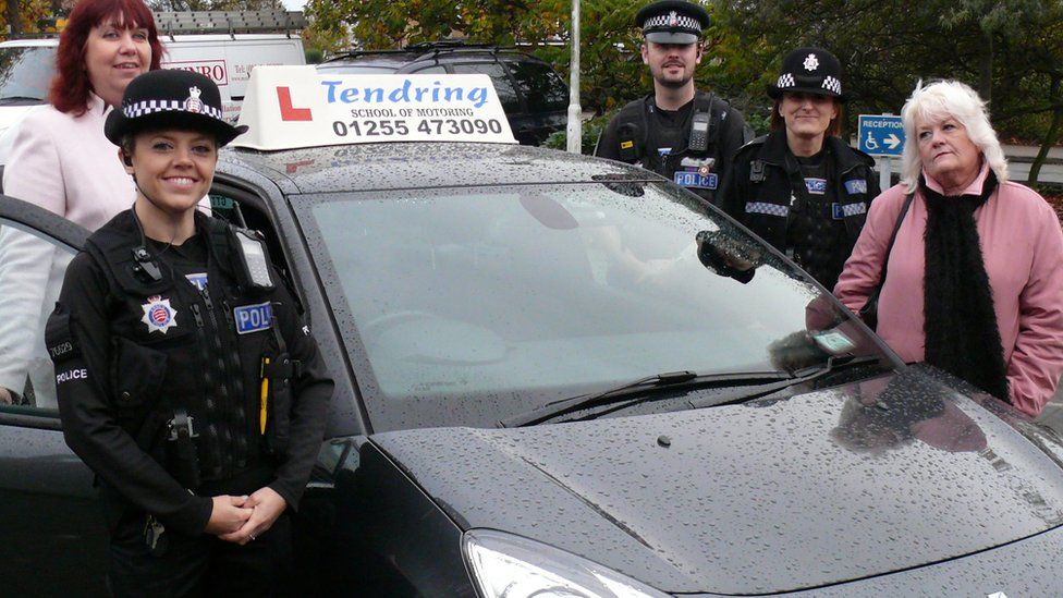Driving instructors to be police 'eyes and ears' - BBC News